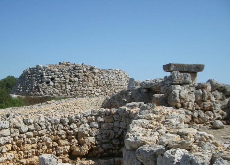 Trepuco , village préhistorique à deux pas de Mahon.