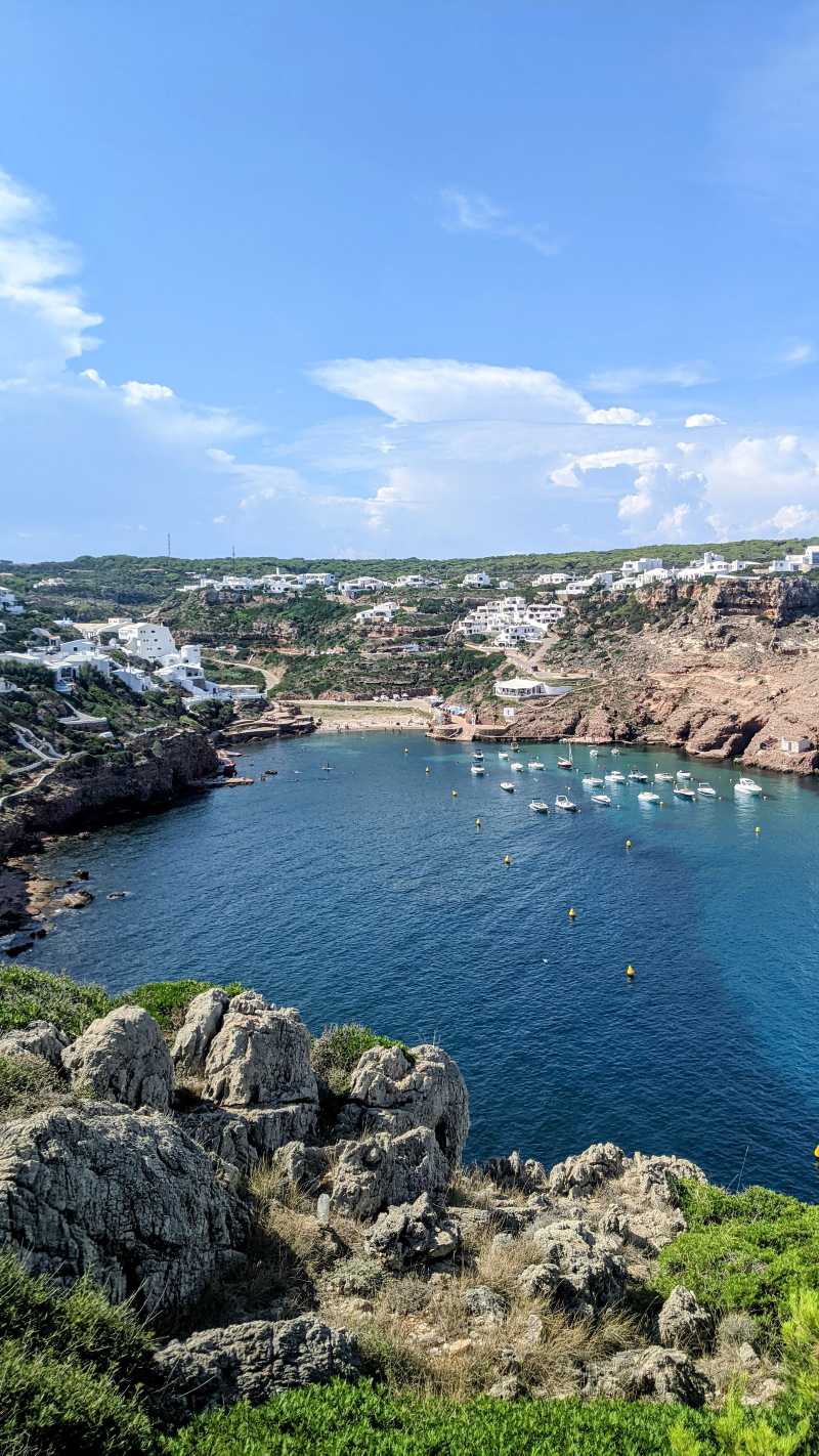 Cala Morell, charmante crique urbaine près de Ciutadella